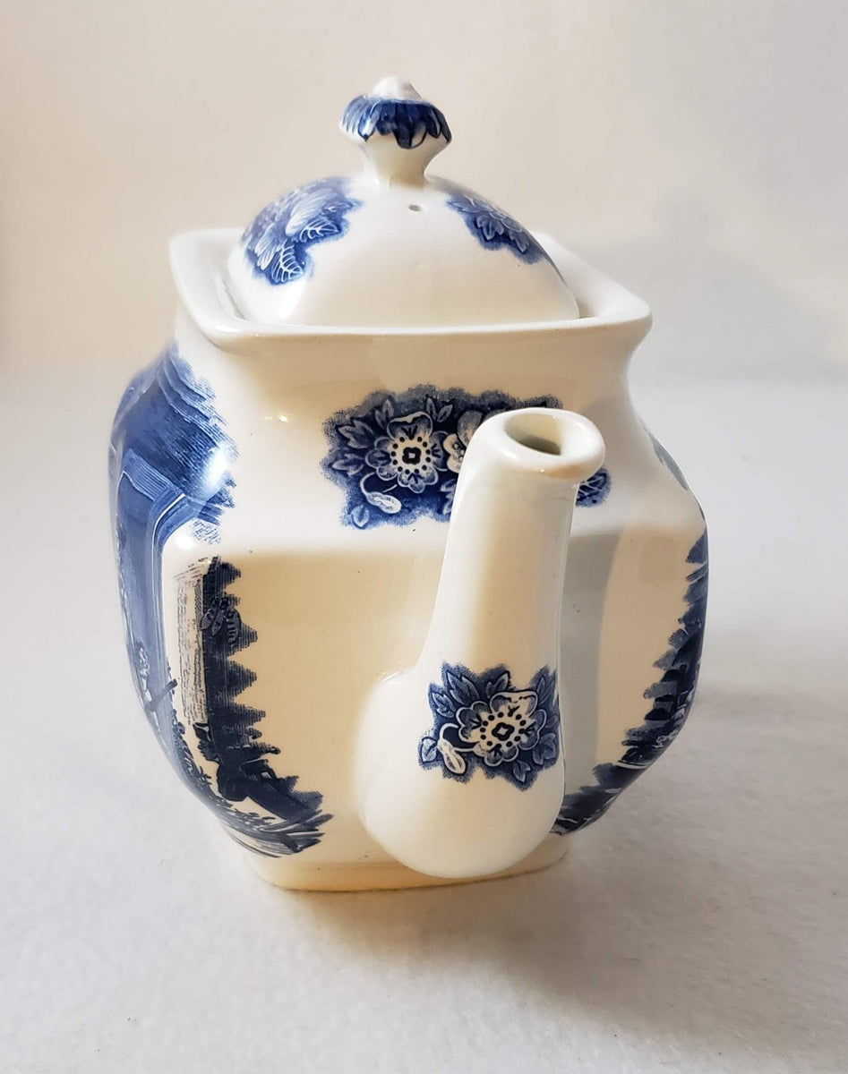 MOTHER'S DAY GIFT: LIBERTY BLUE TEAPOT 'HISTORIC COLONIAL SCENES"/ "MI ...